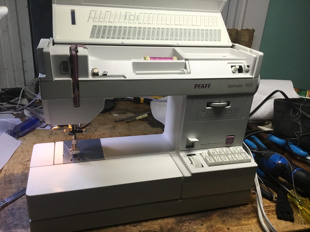 1993 Pfaff Tipmatic 1151 Sewing Machine Mint Cond. - Etsy