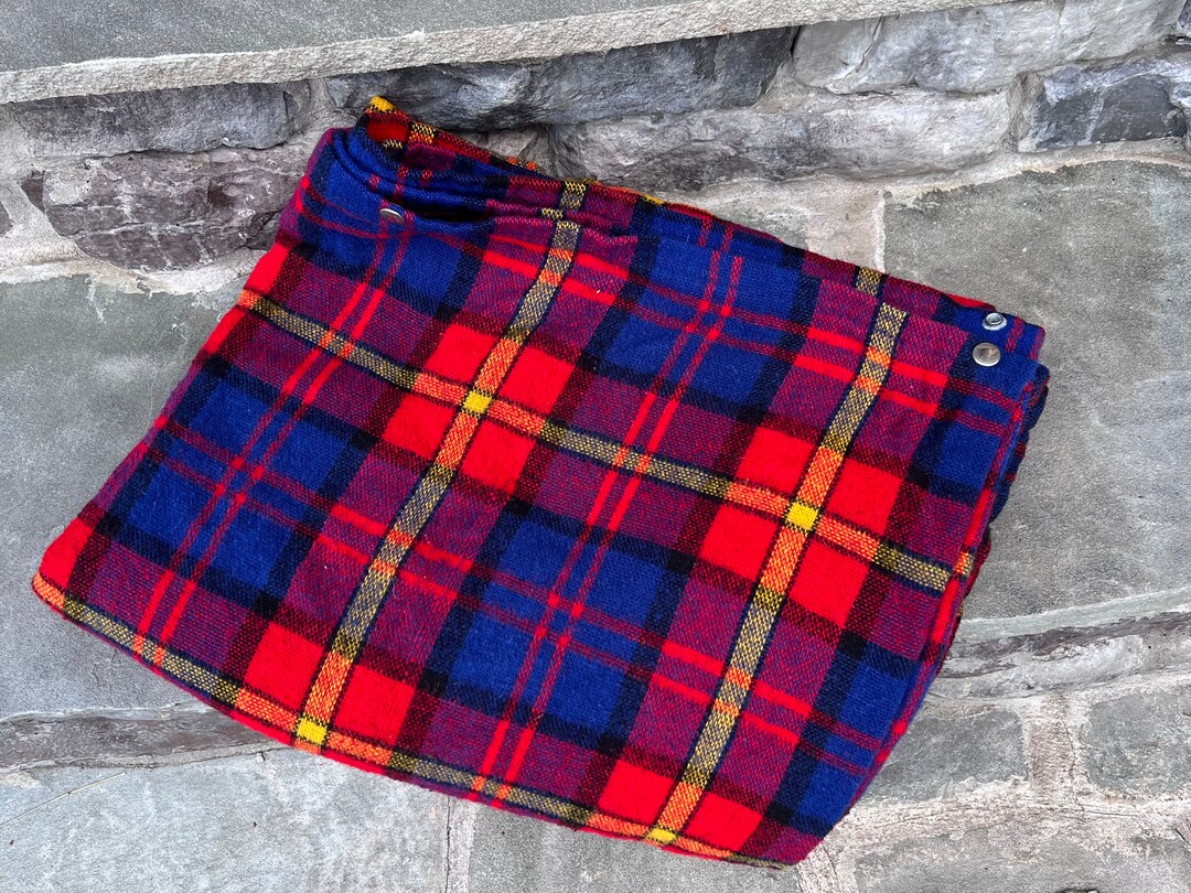 Vintage Plaid Stadium Blanket / Snuggie / Cabin Throw / Tartan Plaid ...
