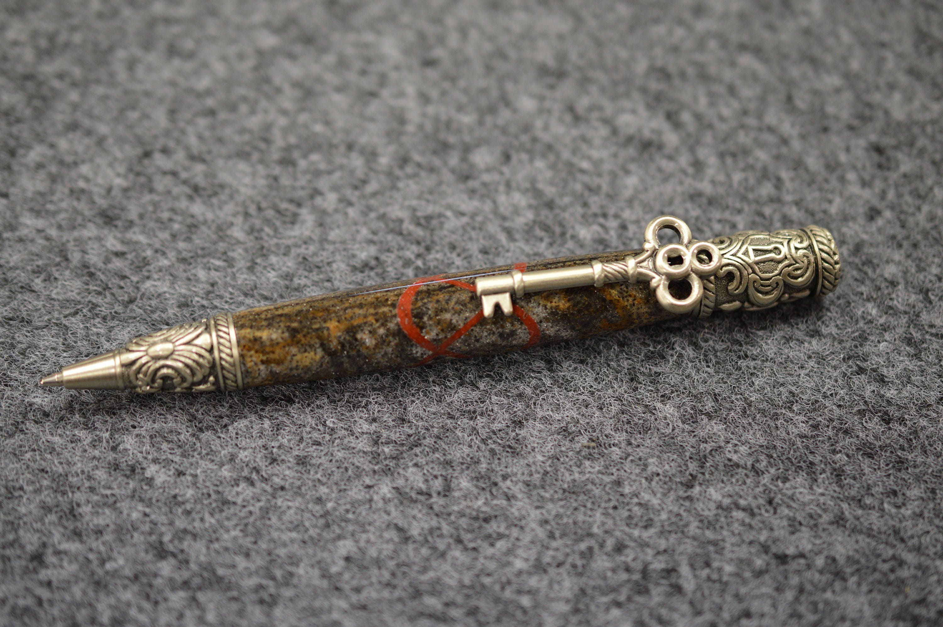 Skeleton Key Pen With Red Trinity Triad Knot, Celtic Heritage High End ...