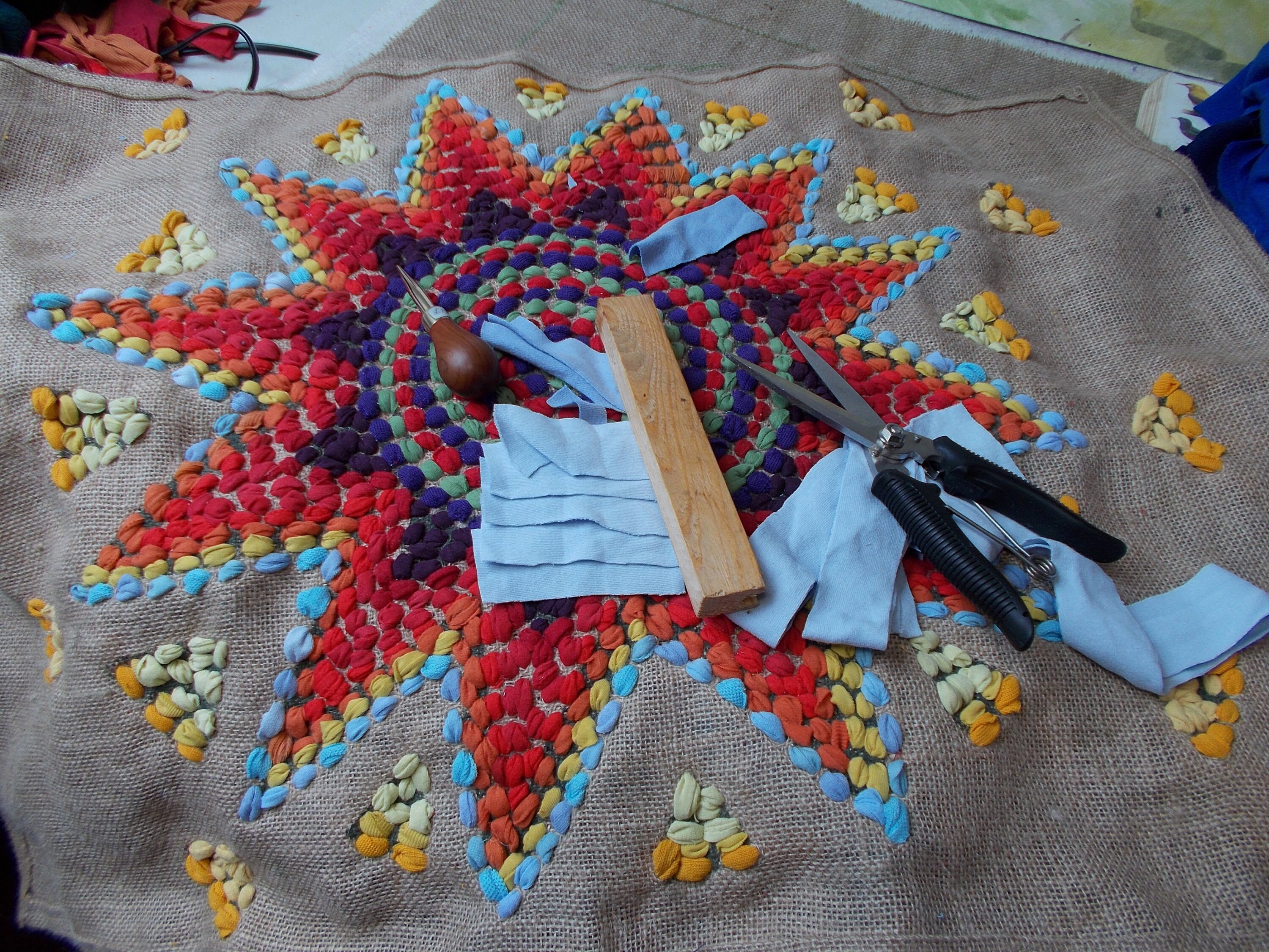 Prodded Rag Rug Spiral Sun Kit - Etsy UK