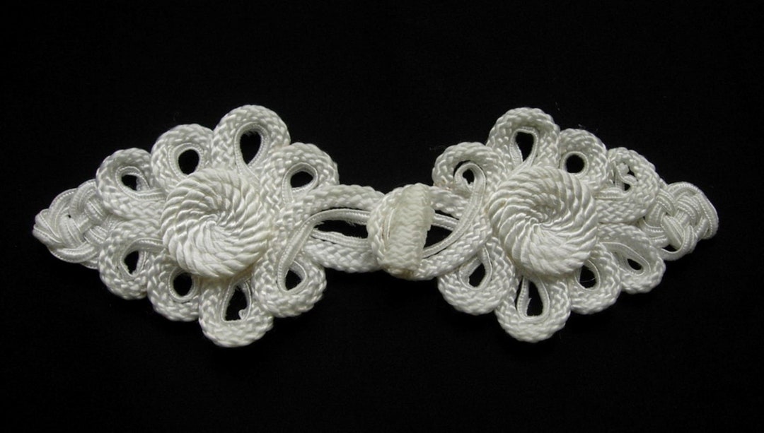 MR20 Macrame Corded Loops Braided Fastener Knots Buckle Off-white/black ...