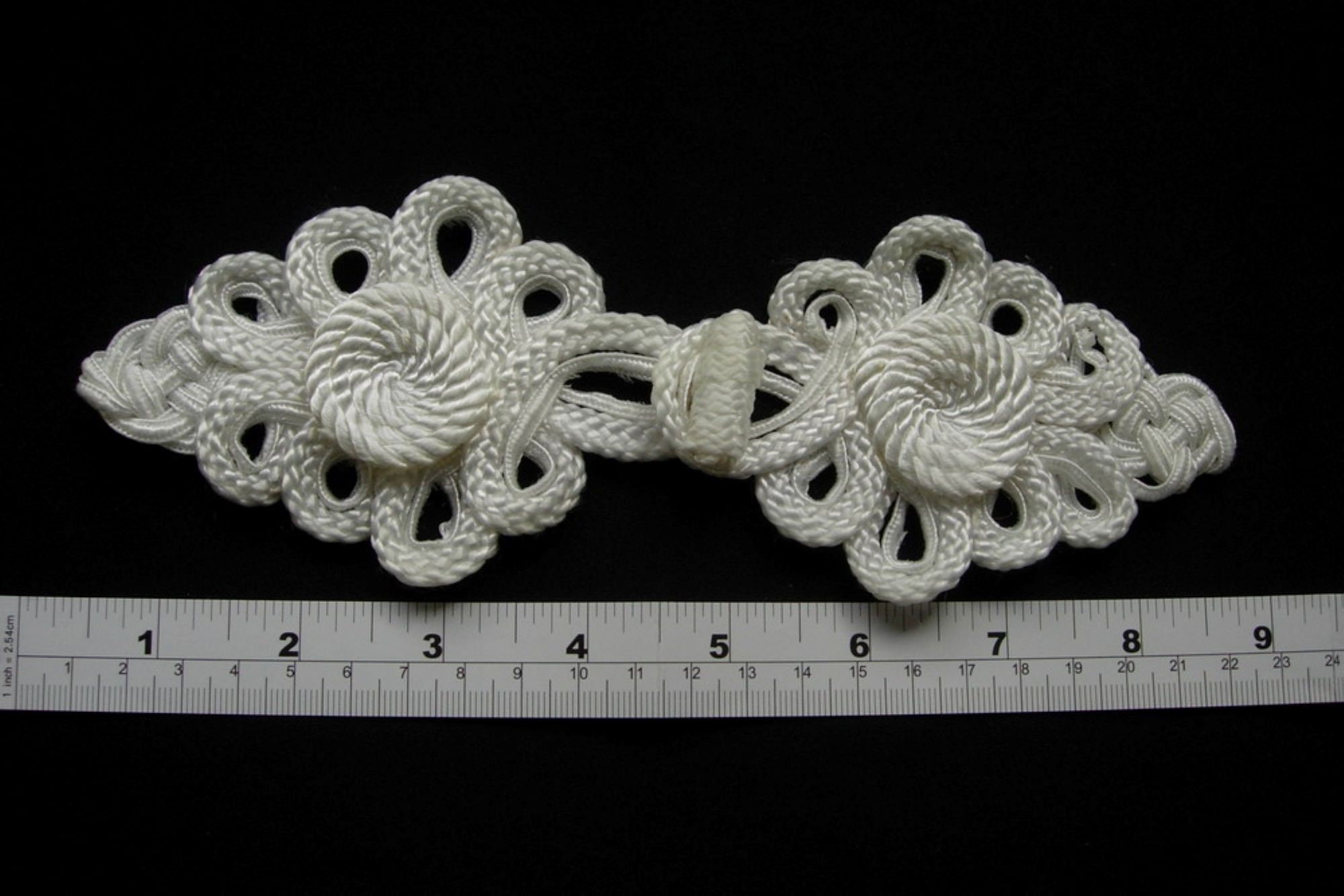 MR20 Macrame Corded Loops Braided Fastener Knots Buckle Off-white/black ...