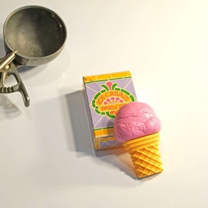 Vintage 1982 Avon Ice Cream Parlour Strawberry Cone Lip Gloss, Unused ...