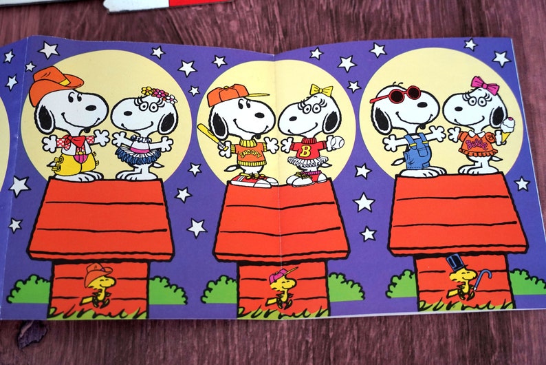 Vintage 1970s Colorforms Snoopy & Belle Dress up Set Peanuts - Etsy