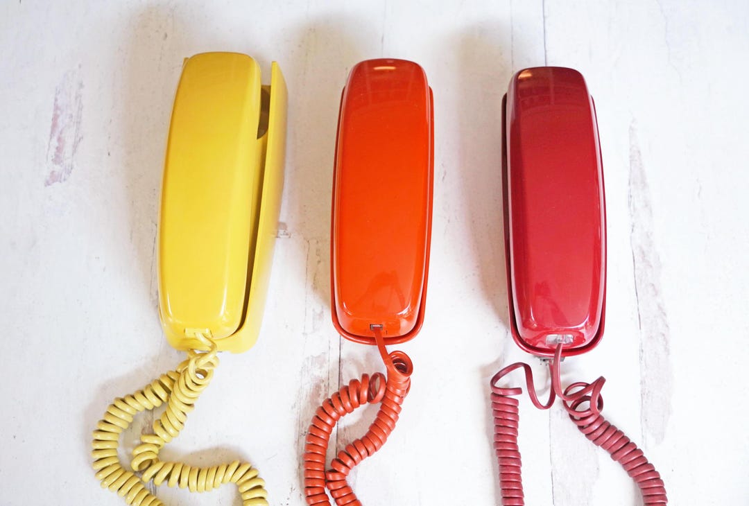 Vintage 1970s 80s Western Electric Trimline Push Button Telephone Gold ...