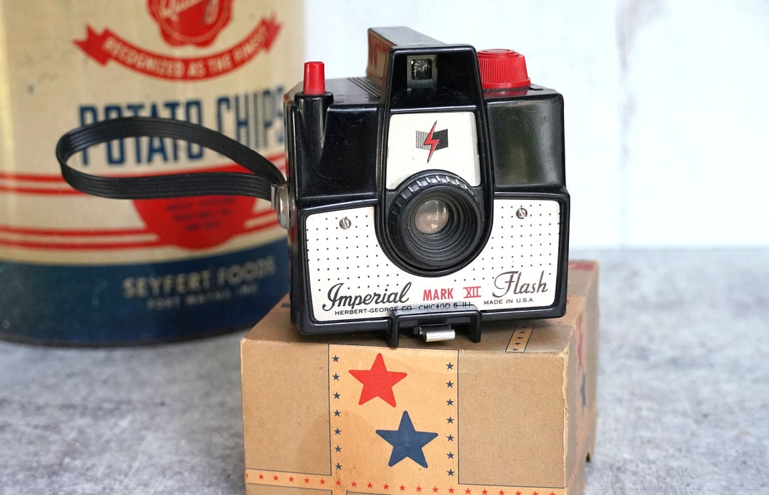 Vintage 1950s Black Imperial XII Flash Camera, Silver Metal Face Plate ...