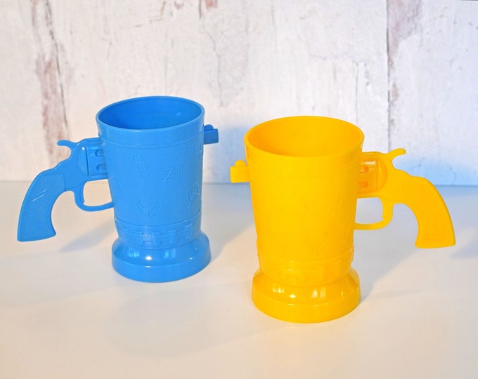 Vintage 1950s E Z Pour Corp Plastic Cowboy Pistol Grip Mugs, Pair of ...