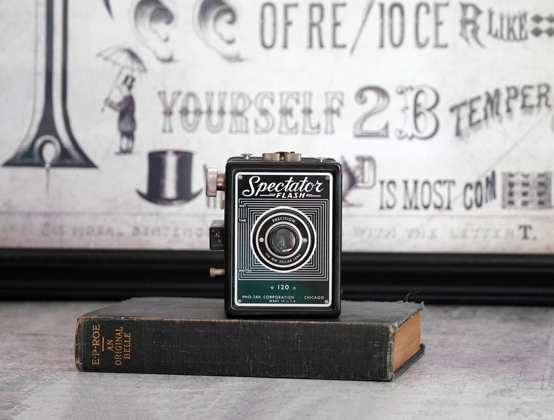 Vintage 1940s 50s Spectator Flash 120 Box Camera, Pho Tak Corp, Black ...