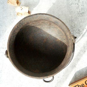 Antique Carron Iron Works 1/2 Gallon Kettle, Marked, 3 Legs, Bale ...