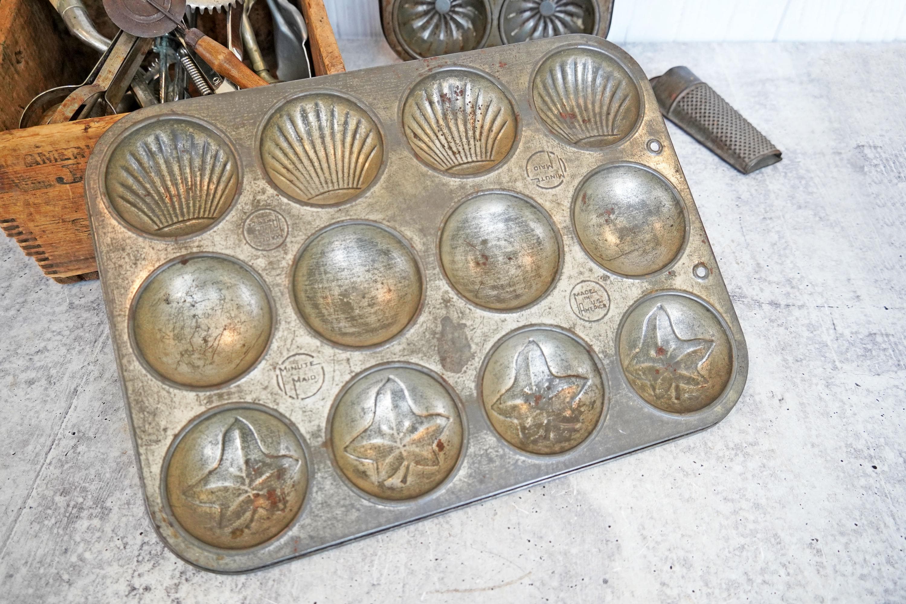 Vintage 1940s Minute Maid Madeleine Pan, 12 Cookie Size, Embossed Leaf ...