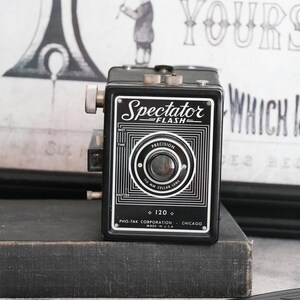 Vintage 1940s 50s Spectator Flash 120 Box Camera, Pho Tak Corp, Black ...