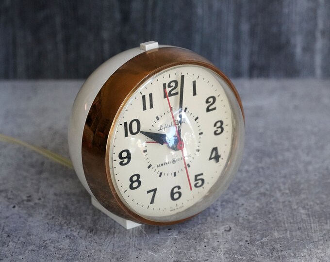 Vintage GE Orb Electric Alarm Clock, Model 7377K, Stylish Mid-century ...
