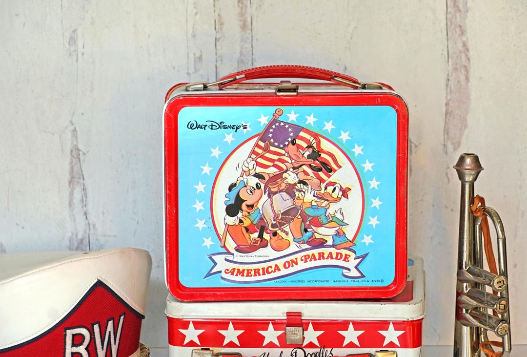 Vintage 1976 Walt Disney Aladdin Disney on Parade Metal Lunch Box ...