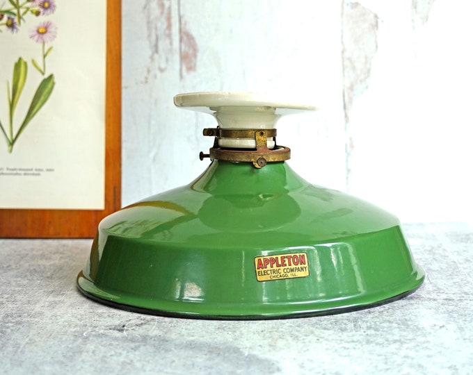 Vintage 1940s Appleton Electric Porcelain Enamel Barn Light Fixture ...