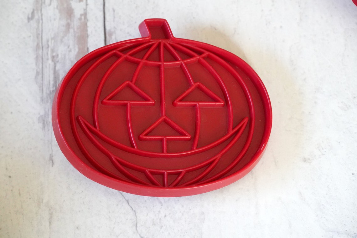 Vintage Red Hard Plastic Holiday Cookie Cutters, Set of 3, Santa Claus ...
