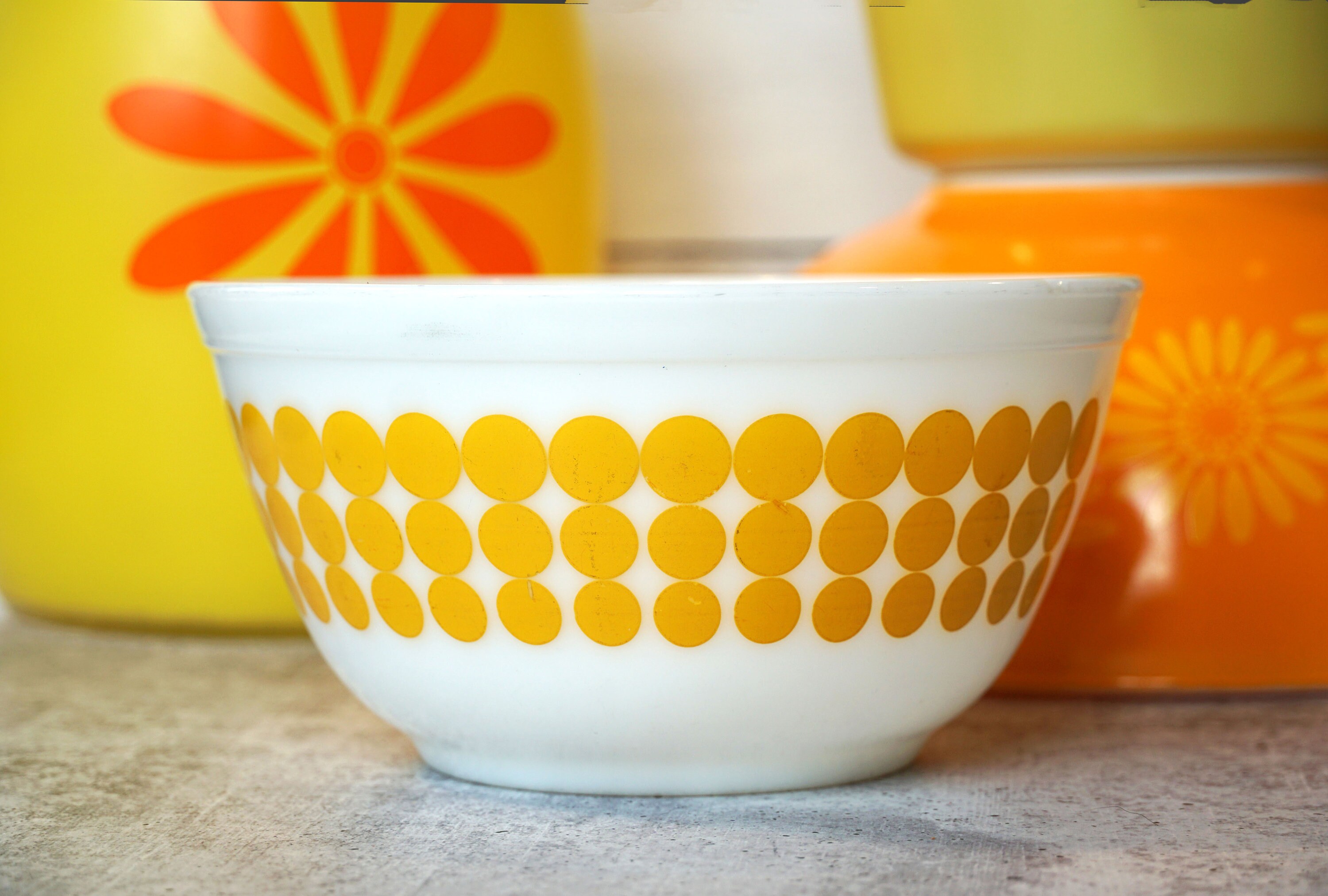 Pyrex Yellow Dot 402 1-1/2 Quart Vintage Bowl Bowls Home & Living etna ...