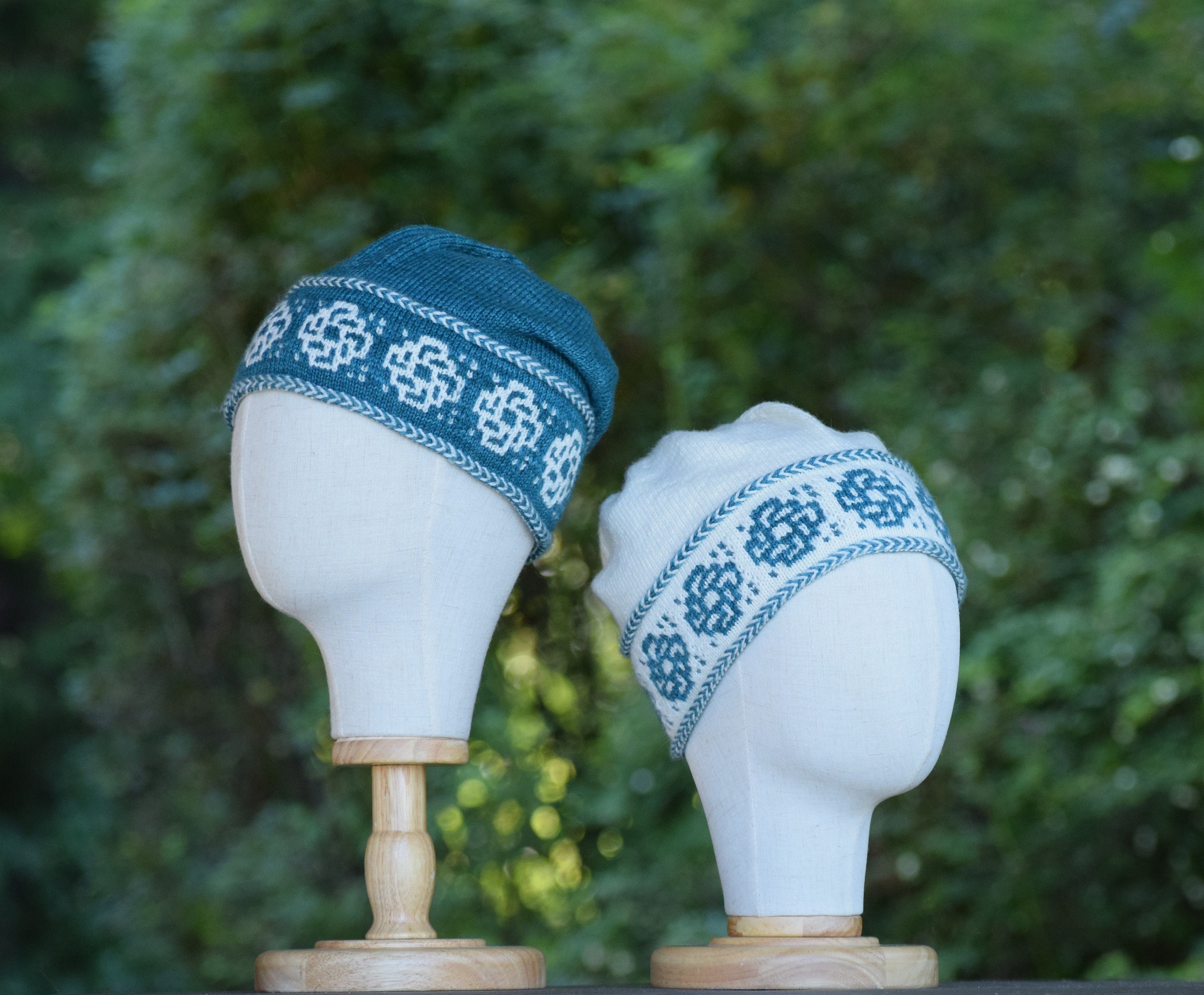 Friendship Hat Knitting Pattern: Mosaic Latvian Braid (PDF Pattern) - Etsy