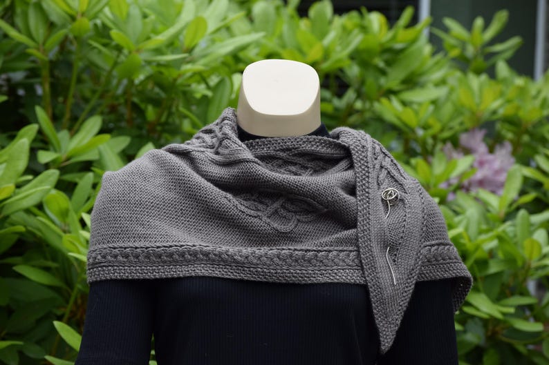 Celtic Shawl Knitting Pattern, Alizeh Cable Knit Shawlette, PDF Instant ...