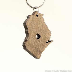 Wisconsin Wooden Keychain - WI State Keychain - Wooden Wisconsin Carved ...