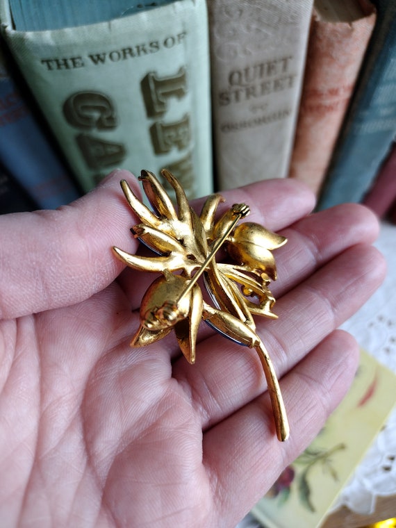 Vintage Bright Blue Gold Tone Large Flower Brooch - Gem