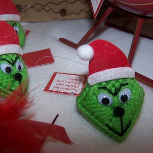 The Grinch Handmade Ornament "squeeze My Cheeks" KISS! Plastic Canvas ...