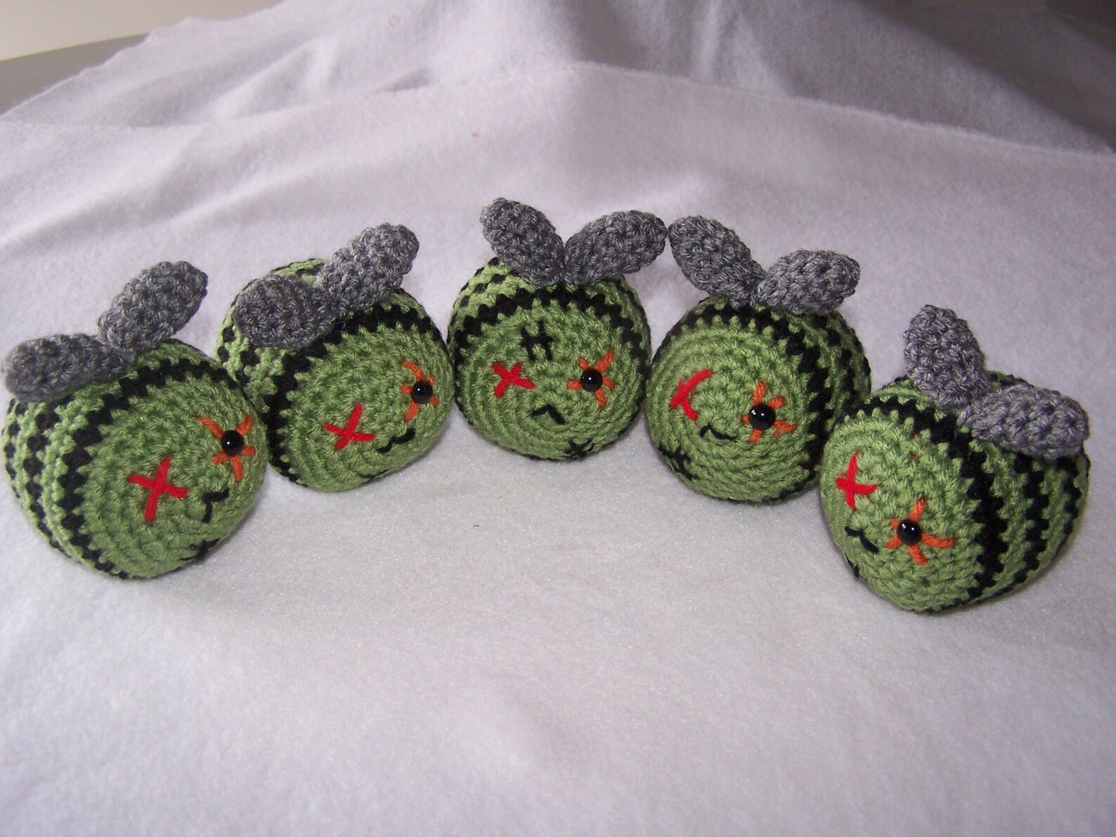 Zom-bee Bumble Bee Amigurumi Crocheted Plush Toy, Halloween Gift ...