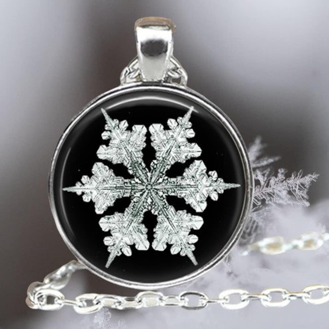 Snowflake Photograph Necklace: Winter Jewelry, Science Gift - Etsy