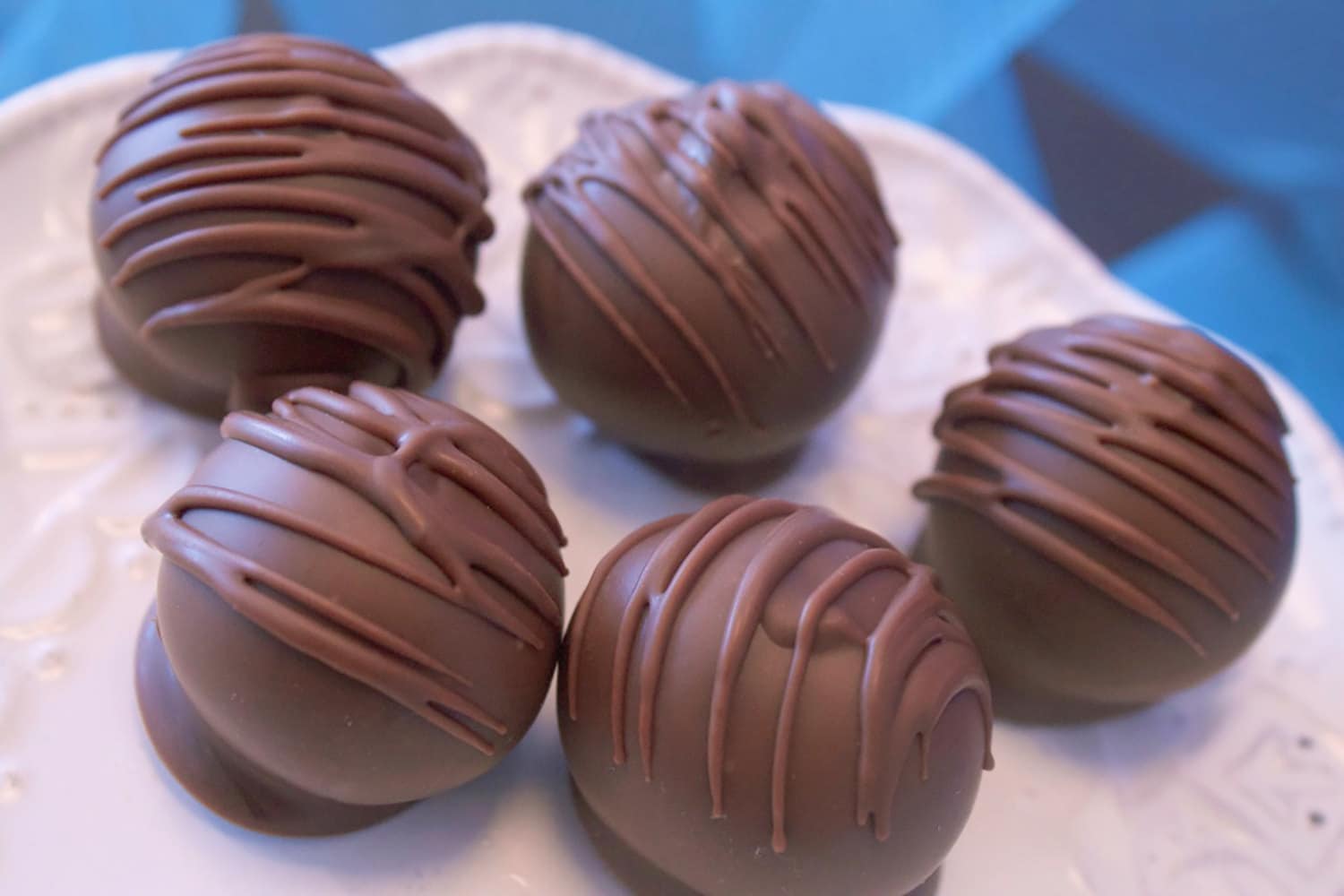 Chocolate Cake Bites, Gourmet Chocolate Cake Balls, Chocolate Dipped ...