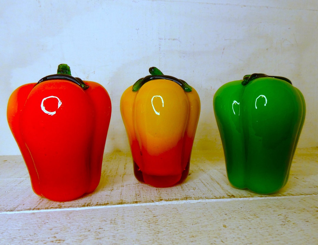 Hand Blown Glass PEPPER Suncatcher- Art Glass Vegetable Figurine ...