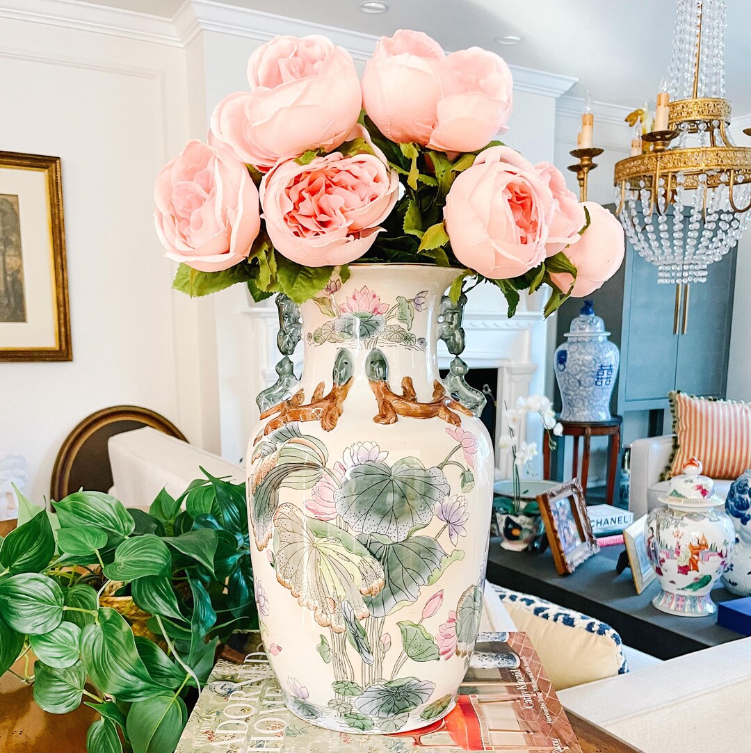 Large Chinese Vase With Water Lily, Salamanders and Foo Dogs ...