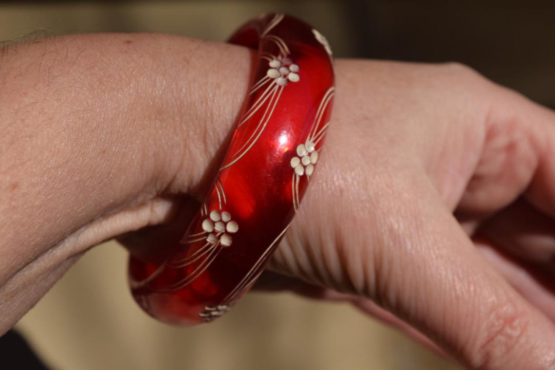 Vintage Bakelite RED PRYSTAL Carved and Painted!!! Bangle With ...