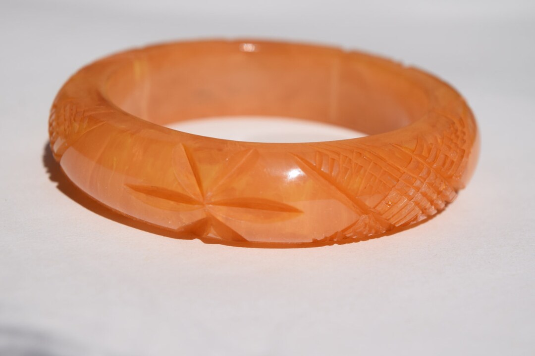 Bakelite Bracelet Vintage Heavily Carved Bangle PEACH JUICE Translucent ...