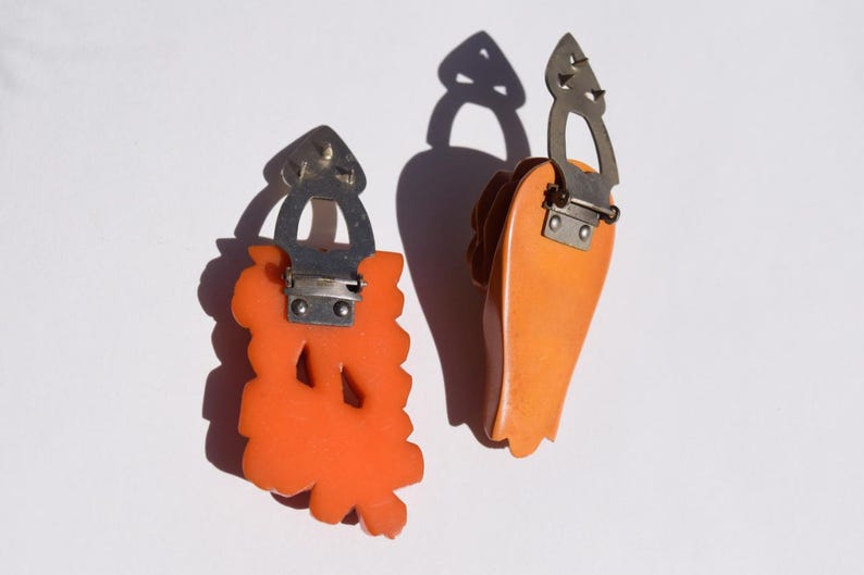Bakelite Dress Clips Heavily Carved Mismatched Two Pieces With Floral ...