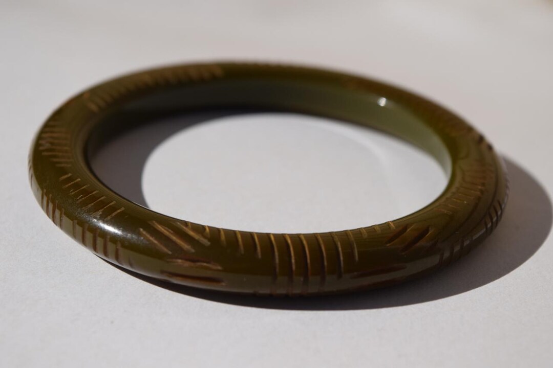 Bakelite Bracelet Vintage Carved Bangle All Over Heavily Carved Slash ...