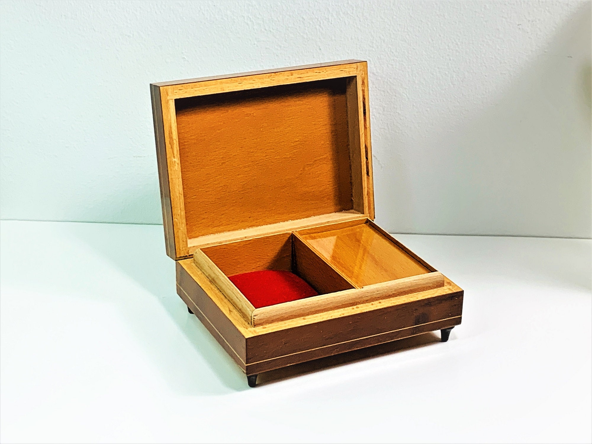 Vintage Reuge Swiss Music Box, Tune 'Feelings', Crafted in Italy ... Vintage Reuge Swiss Music Box, Tune 'Feelings', Crafted in Italy ...
