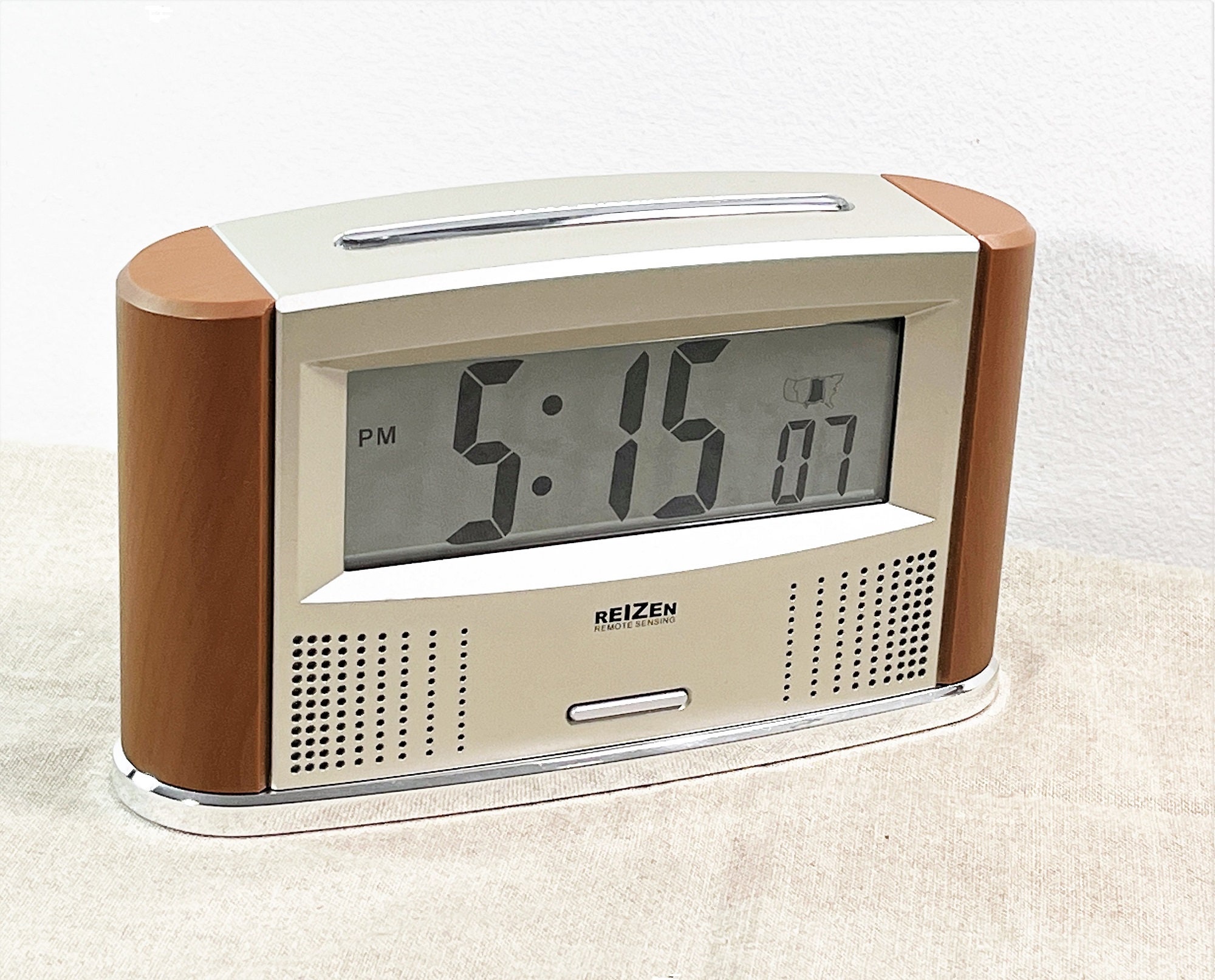Reizen Atomic Talking Alarm Clock, Wireless Remote Sensor, Large ... Reizen Atomic Talking Alarm Clock, Wireless Remote Sensor, Large ...