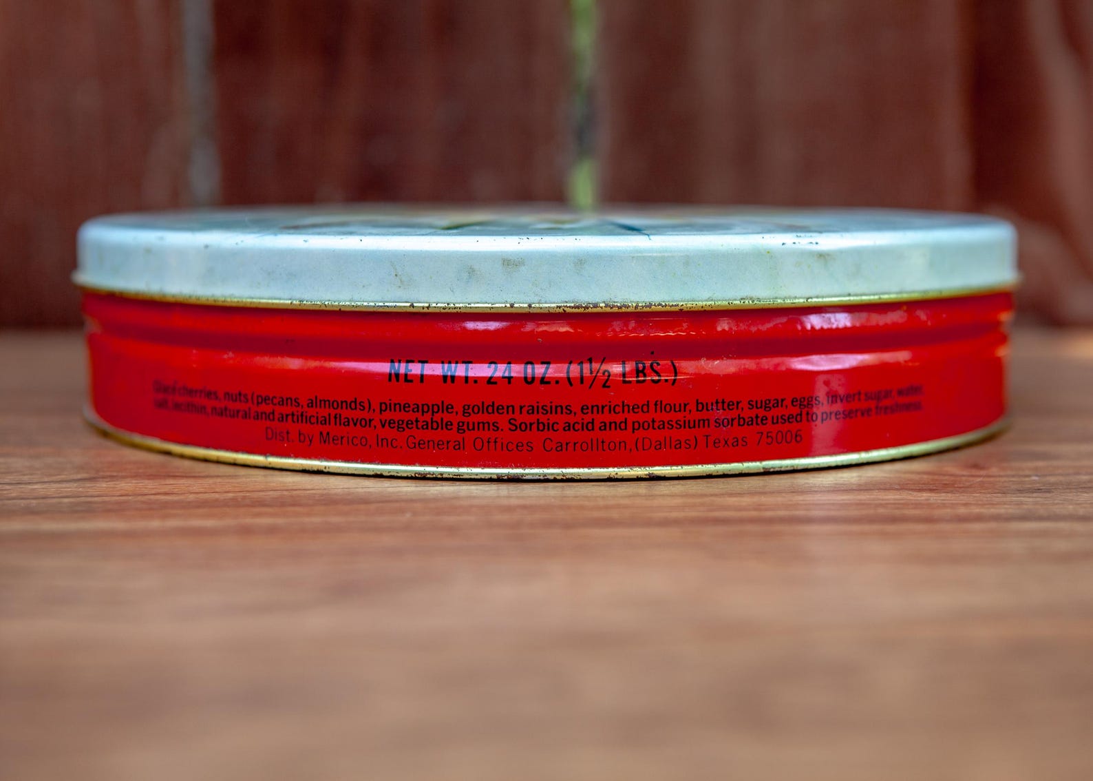 Mid-century 10-inch Round Christmas Fruitcake Tin by Merico, Inc ...