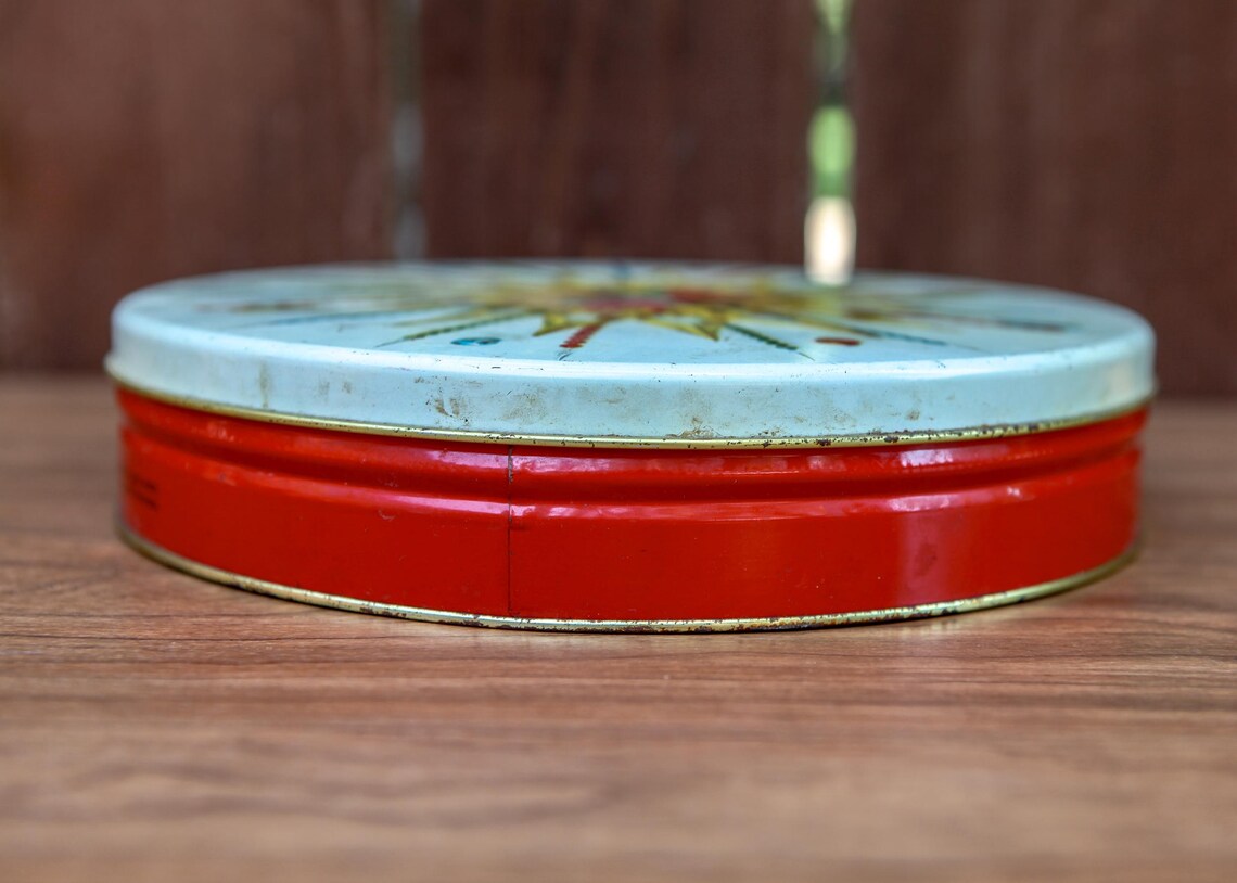 Mid-century 10-inch Round Christmas Fruitcake Tin by Merico, Inc ...