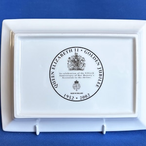 Royal Worcester Queen Elizabeth II Golden Jubilee Dish, Royal Family ...