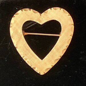 Vintage 14k Brushed Yellow Gold Heart Pin Brooch UNIQUE! - Etsy