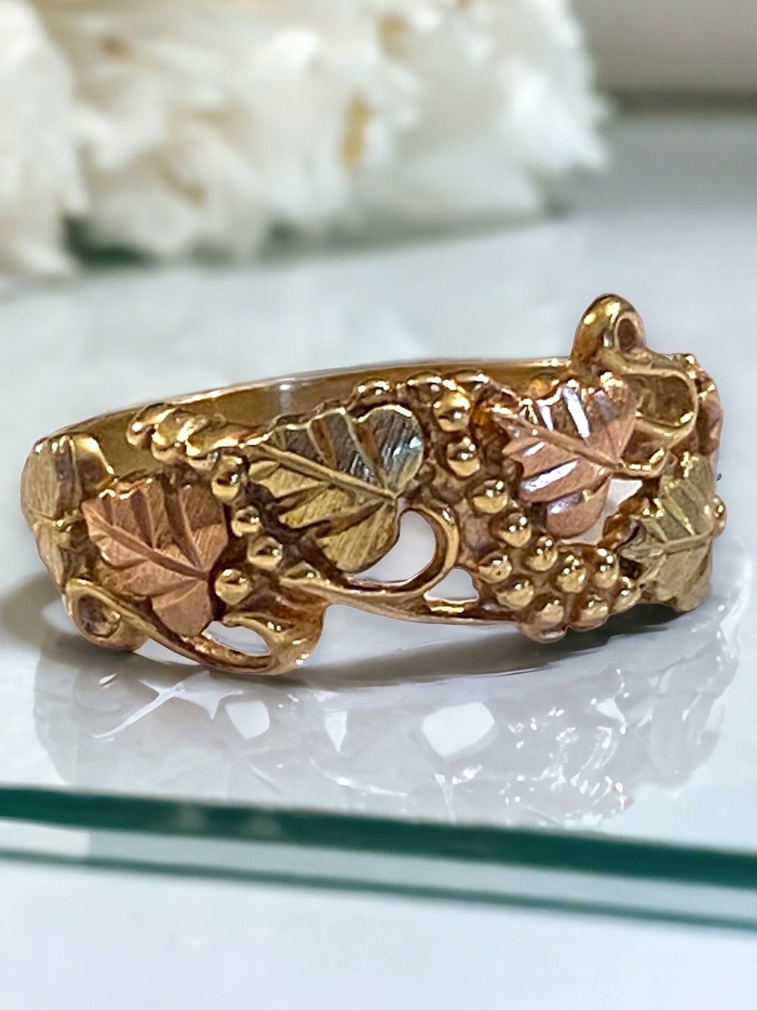 GORGEOUS Vintage Solid 10k Multi Tone Gold Grapevine Design Band Ring ...