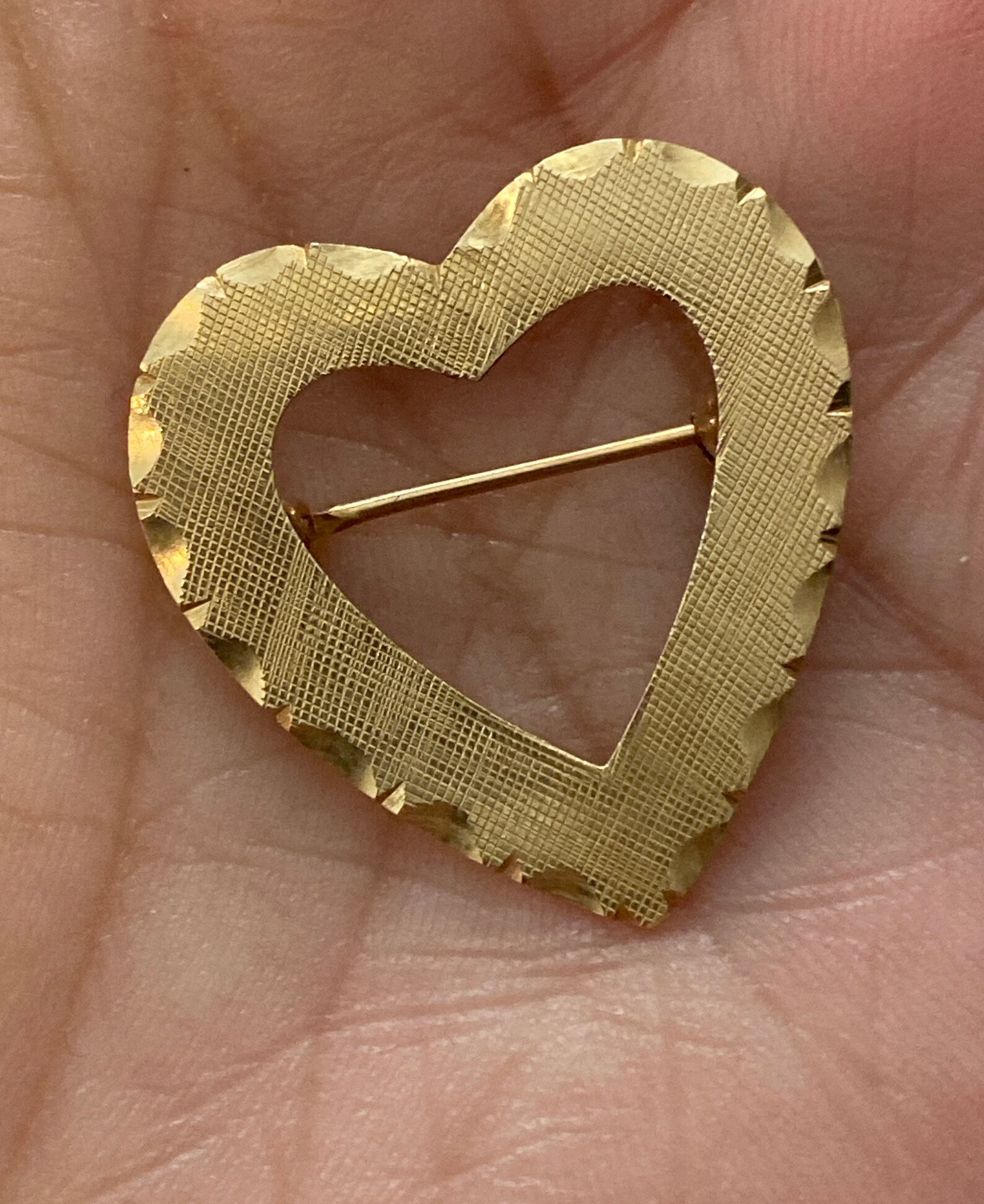 Vintage 14k Brushed Yellow Gold Heart Pin Brooch UNIQUE - Etsy