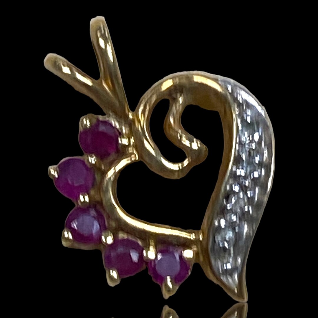 VINTAGE Estate 10K Yellow Gold Small Ruby and Diamond Heart Charm ...