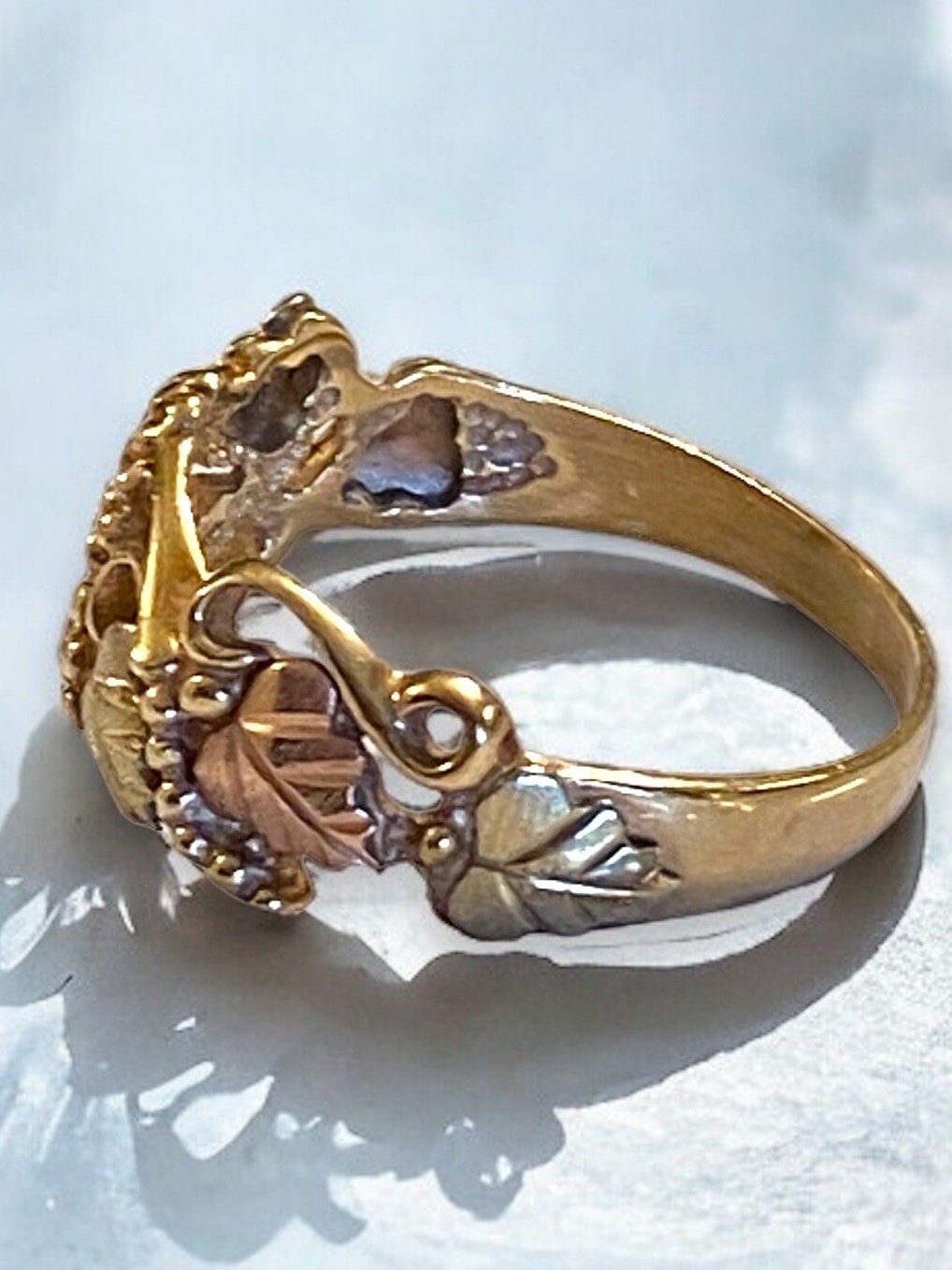 GORGEOUS Vintage Solid 10k Multi Tone Gold Grapevine Design Band Ring ...