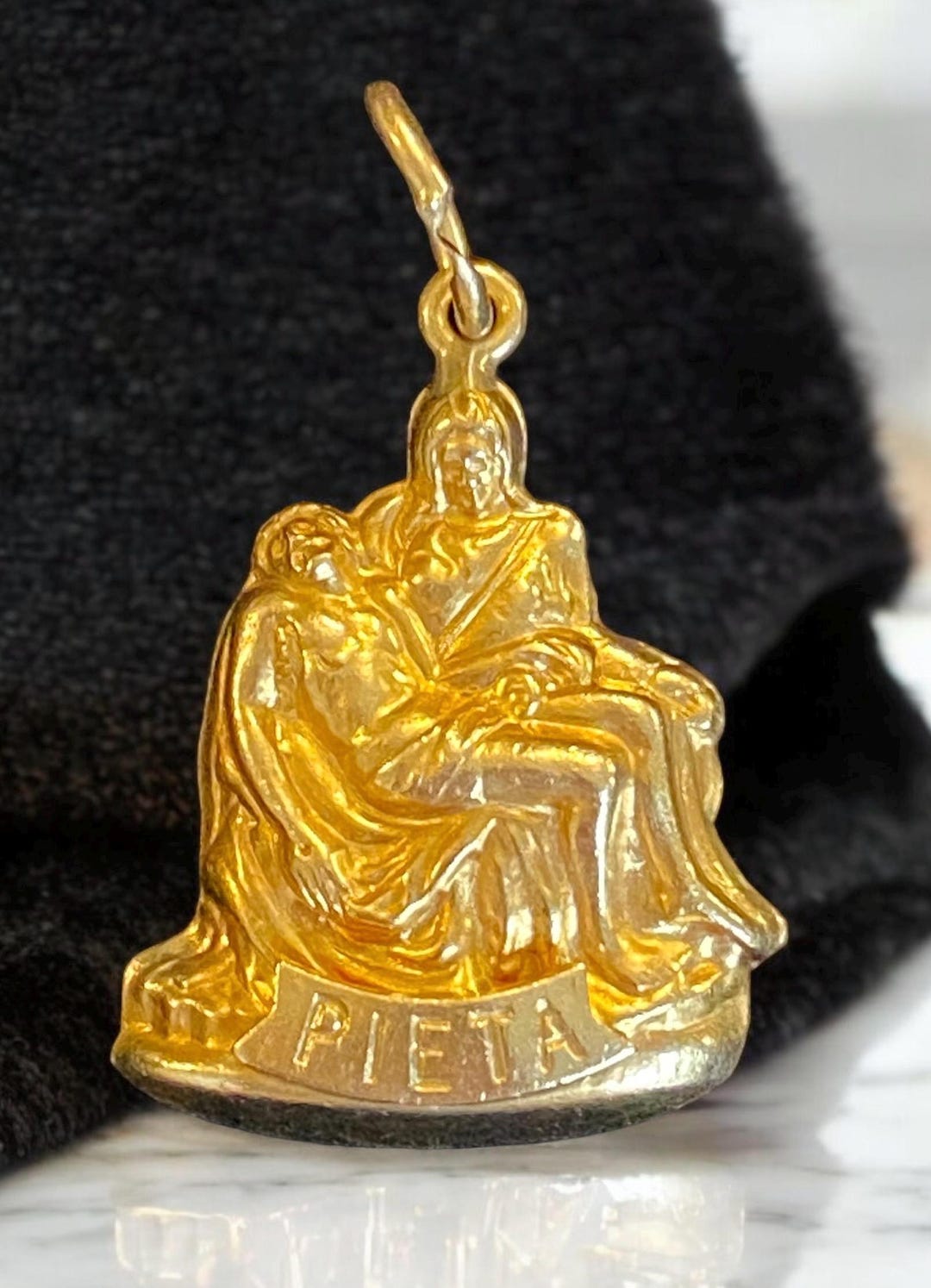 Estate 14k Yellow Gold Michelangelo’s PIETA Carved Religious Charm ...