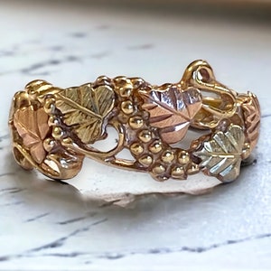 GORGEOUS Vintage Solid 10k Multi Tone Gold Grapevine Design Band Ring ...