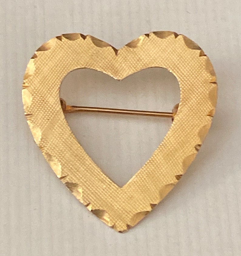 Vintage 14k Brushed Yellow Gold Heart Pin Brooch UNIQUE - Etsy