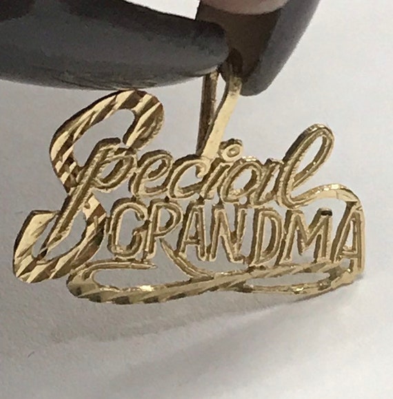 VINTAGE 14K Yellow Gold “Special Grandma” CHARM - Gem
