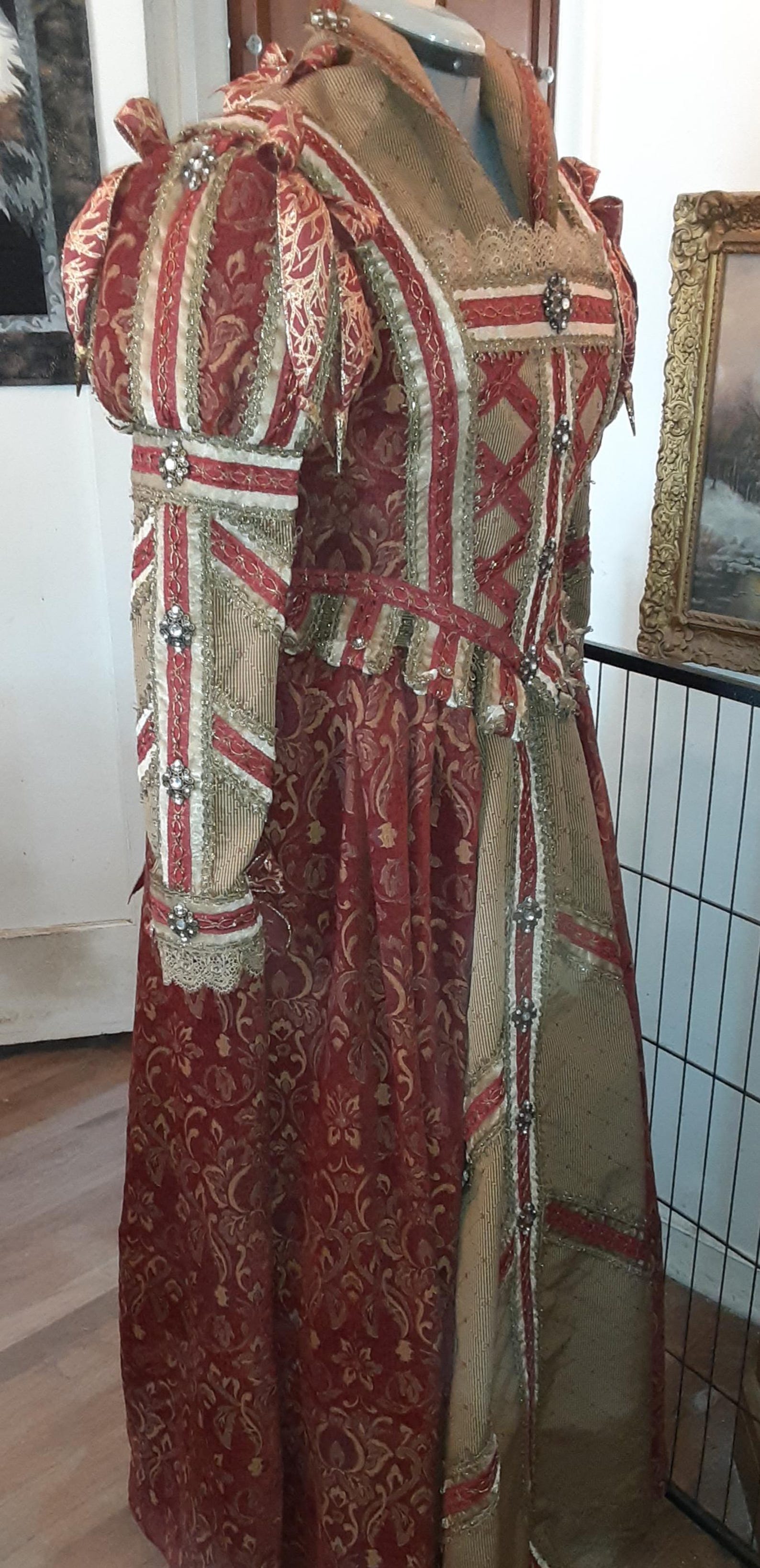 Elizabethan Renaissance Gown. Skirt, Bodice, Partlet, Caplet and ...