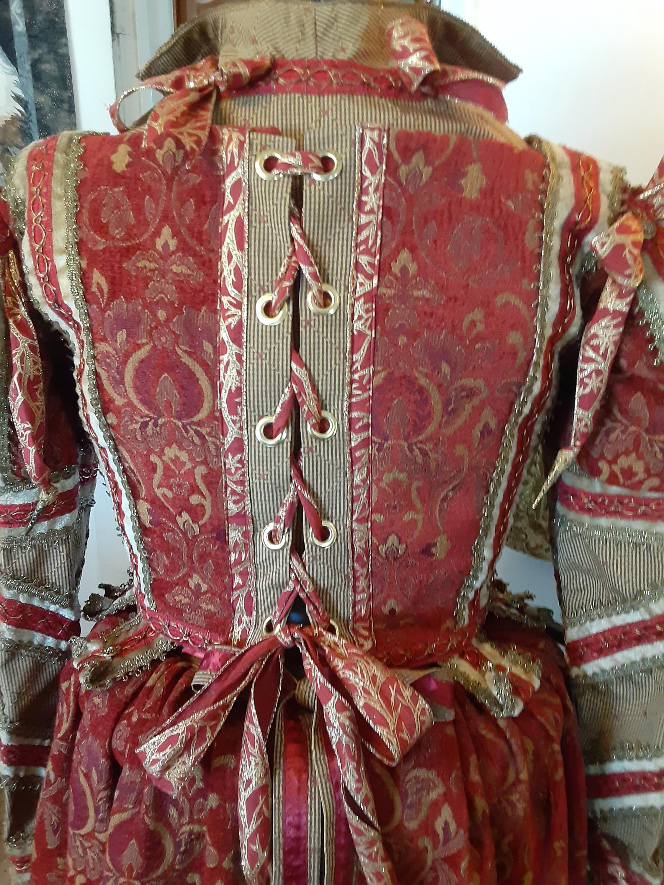 Elizabethan Renaissance Gown. Skirt, Bodice, Partlet, Caplet and ...